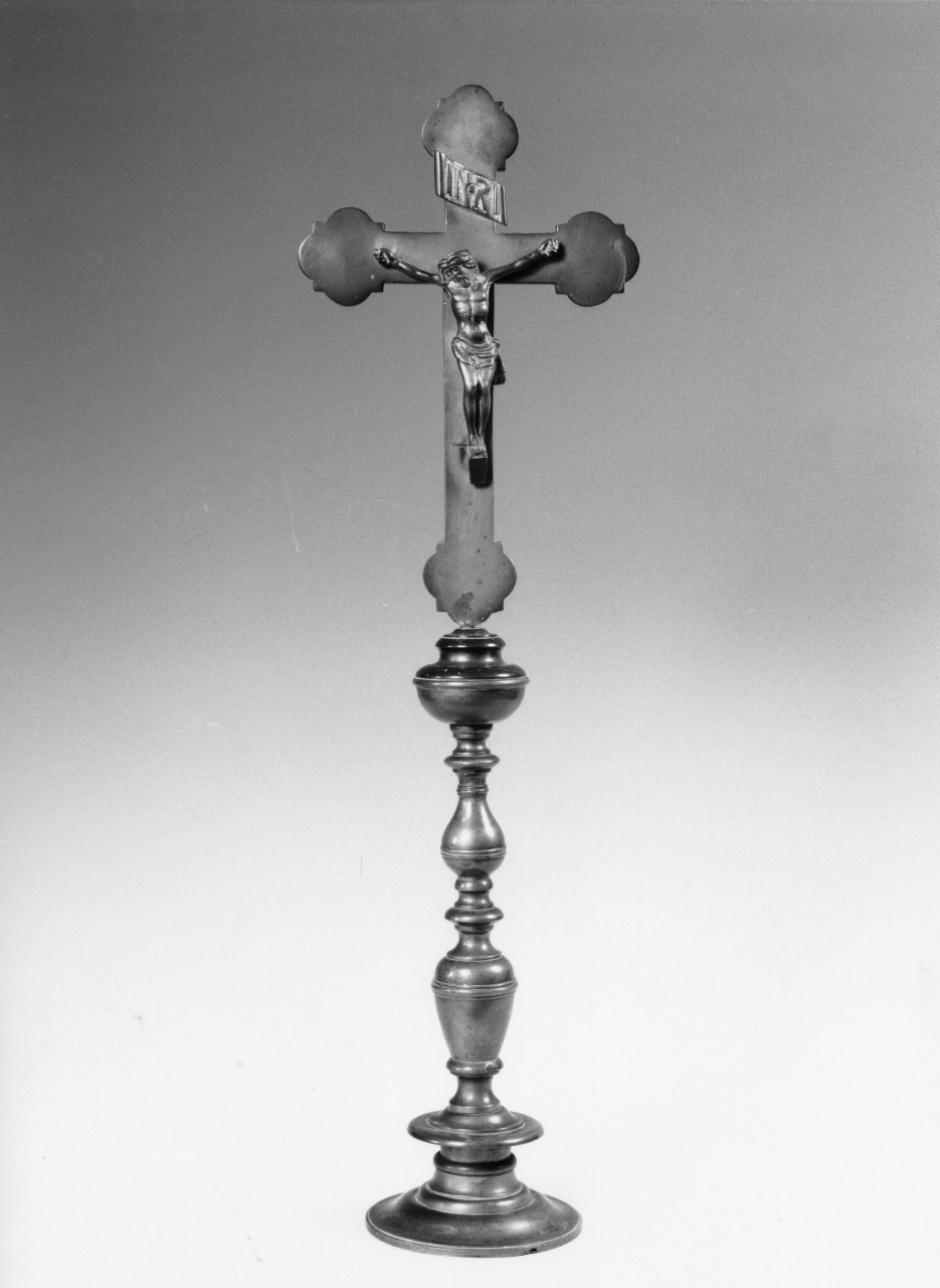 base per croce - manifattura toscana (seconda metà sec XVII) base