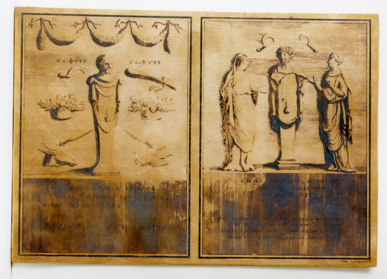 Priapo con oggetti sacrificali o propiziatori e iscrizione greca/ P